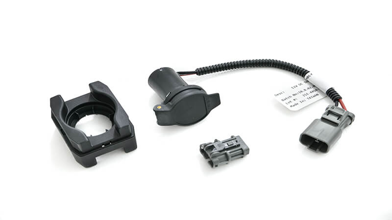 12V Single Socket (2021-) - Isuzu